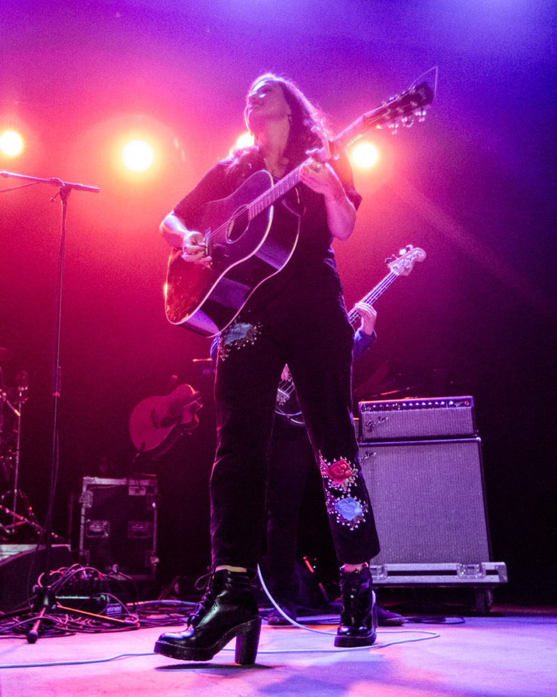 Photo Gallery: Grace VanderWaal and Jade Jackson live in Phoenix