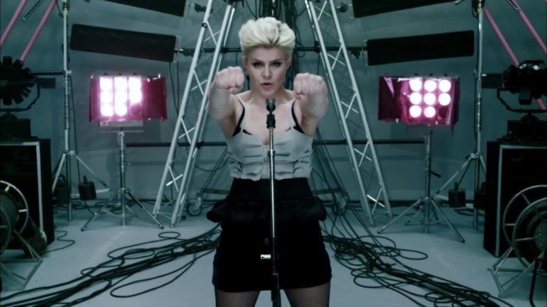 Decade in ReView: Robyn's 'Dancing On My Own' defined our life on the ...