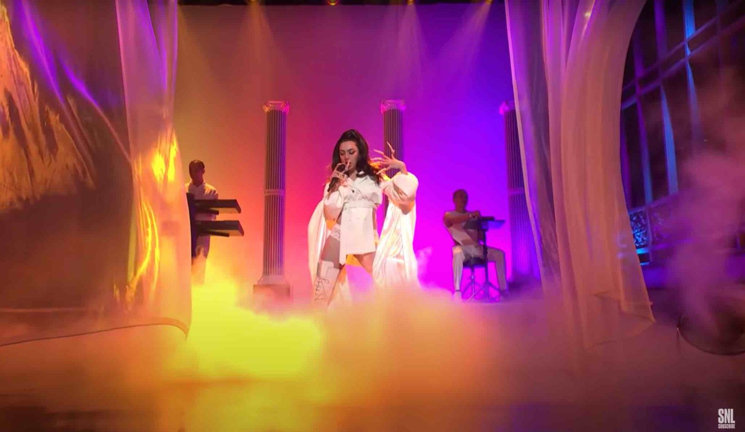 Charli XCX delivers an alt-pop 'Crash' course on 'Saturday Night Live'