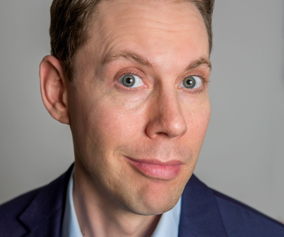 Ryan Hamilton brings a bright, shining smile back to The Wilbur