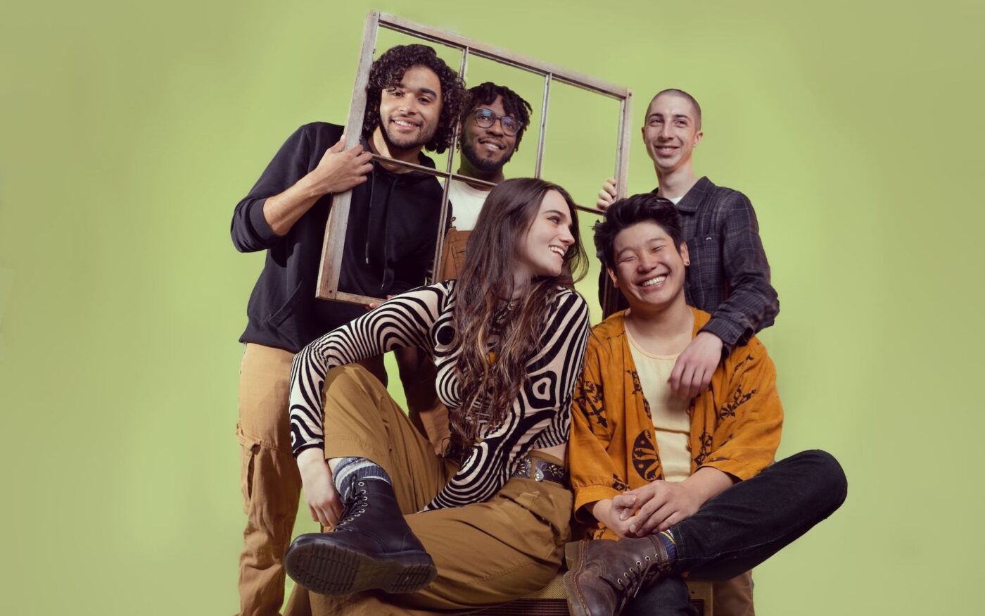 The Q-Tip Bandits 'Tip Toe' through young love in new single