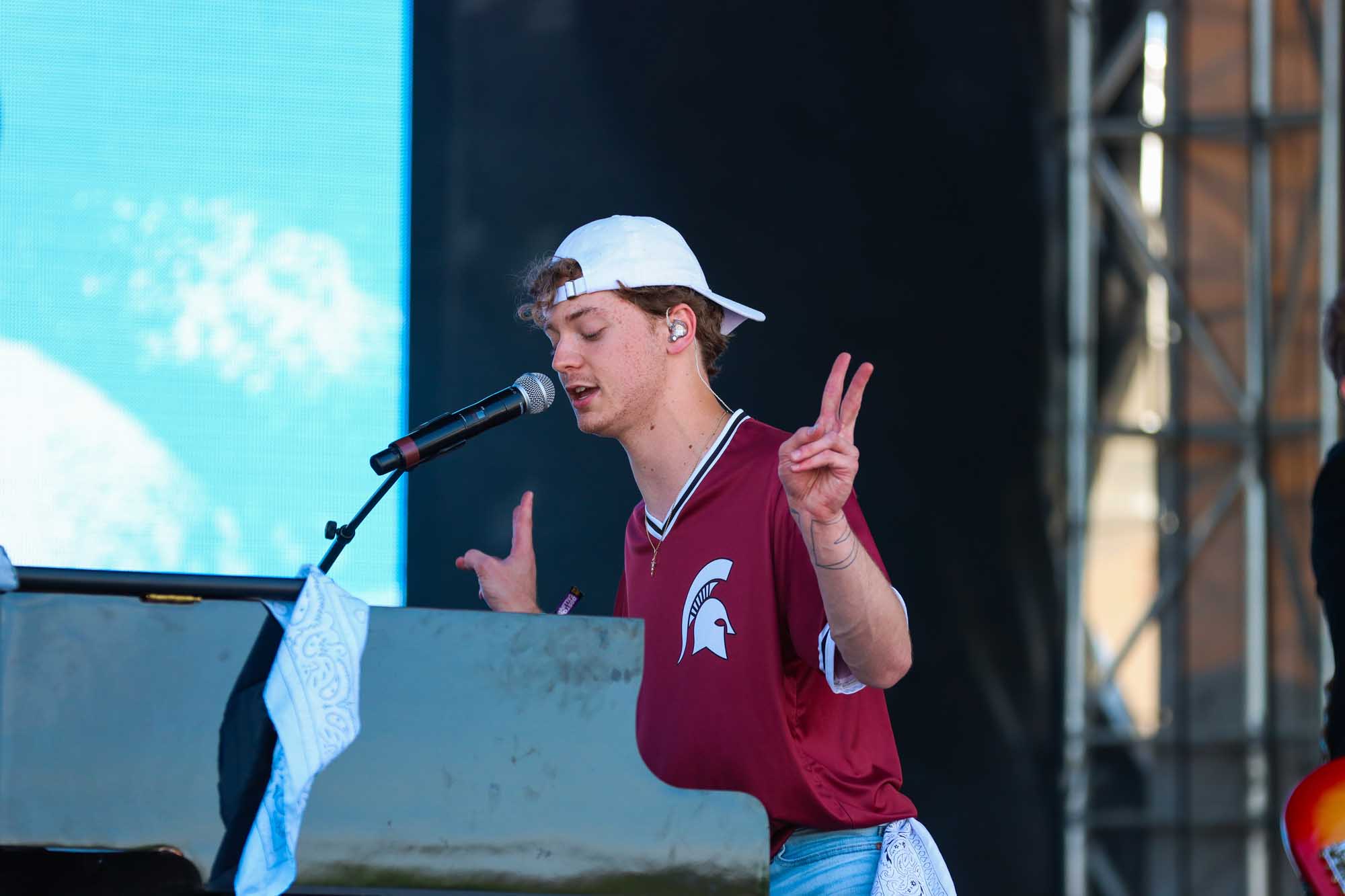 Photo Gallery: Kieran Rhodes, Ric Wilson live at Boston Calling