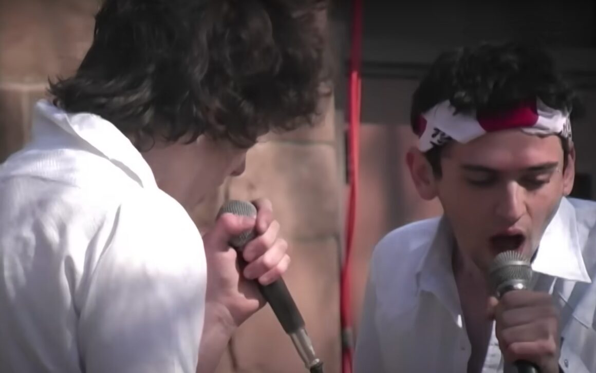 Watch a young MGMT perform 'Kids' to Wesleyan students in 2003
